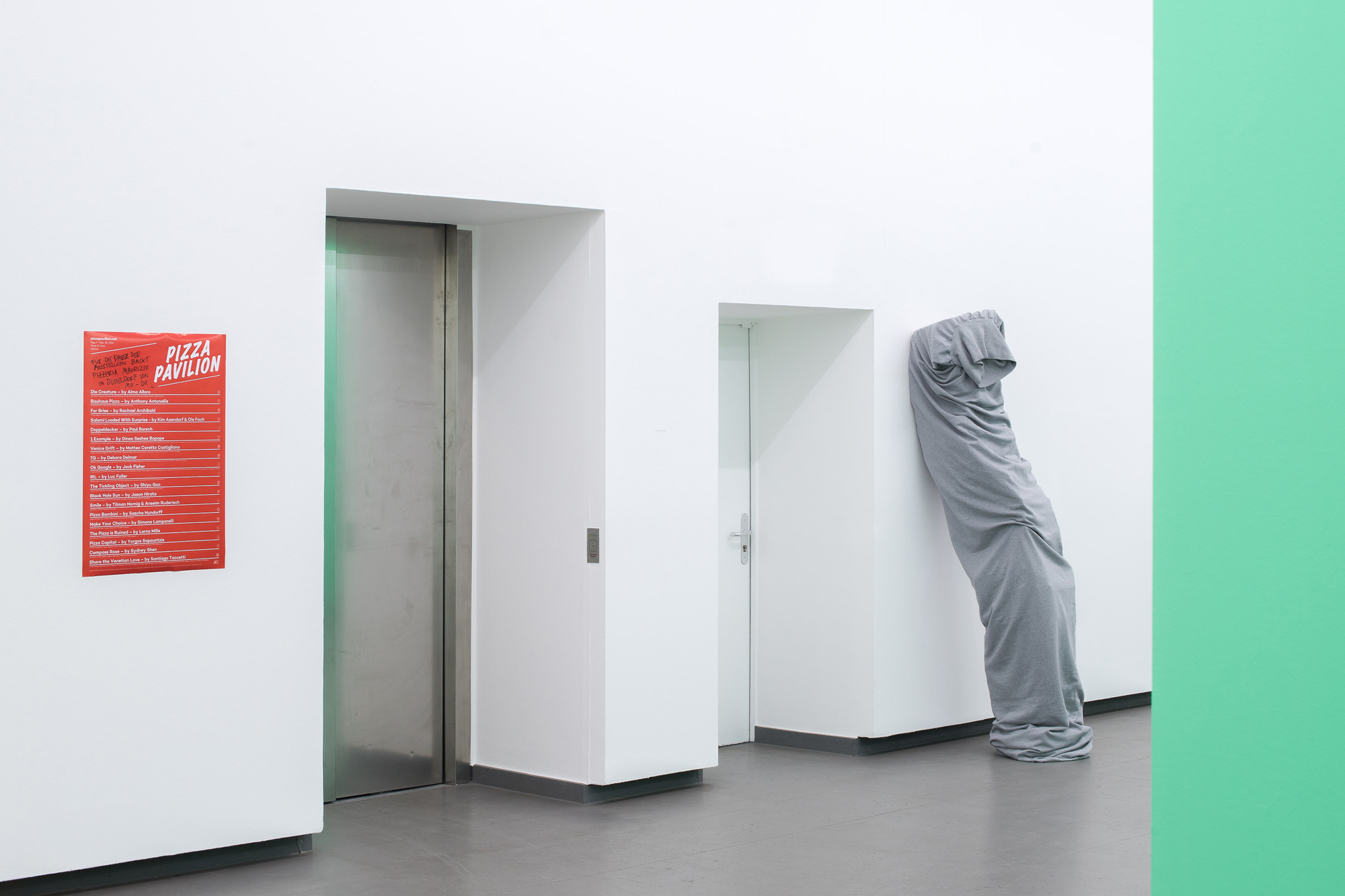 PIZZAISGOD_Installation_View_Pizza_Pavilion_Marco_Bruzzone_00412 – OFLUXO
